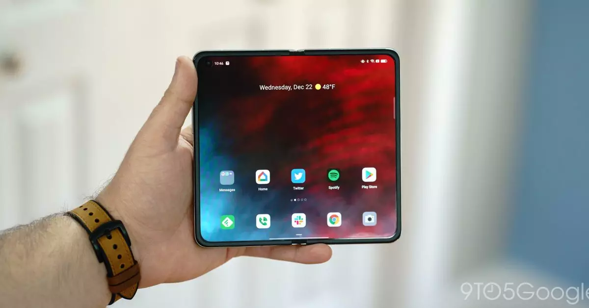 OnePlus thuhet se po 'kopjon' Oppo Find N