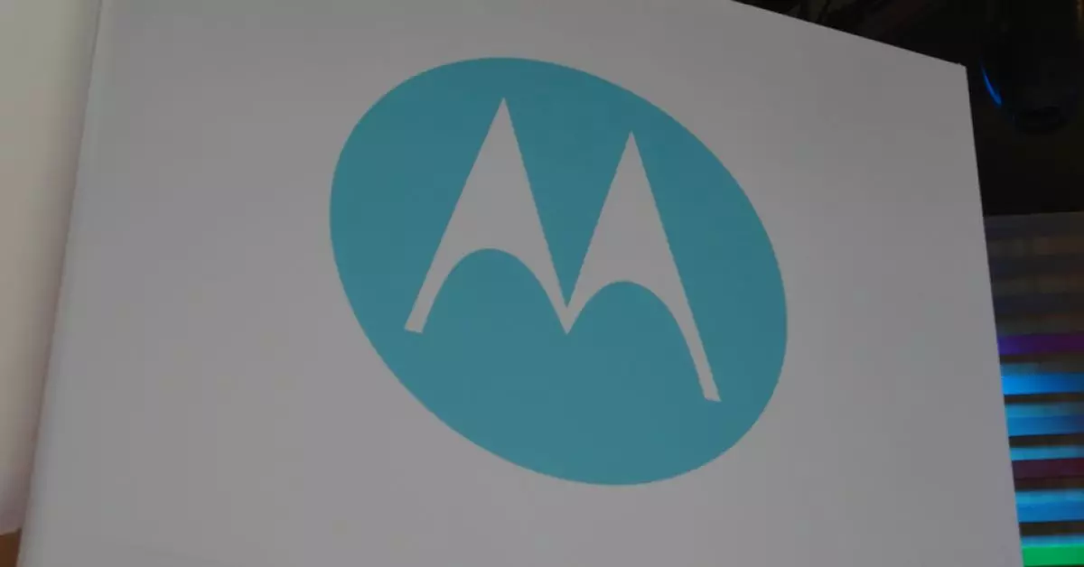 Motorola difikire ku şûşeyên biaqil dê şûna têlefonan negirin