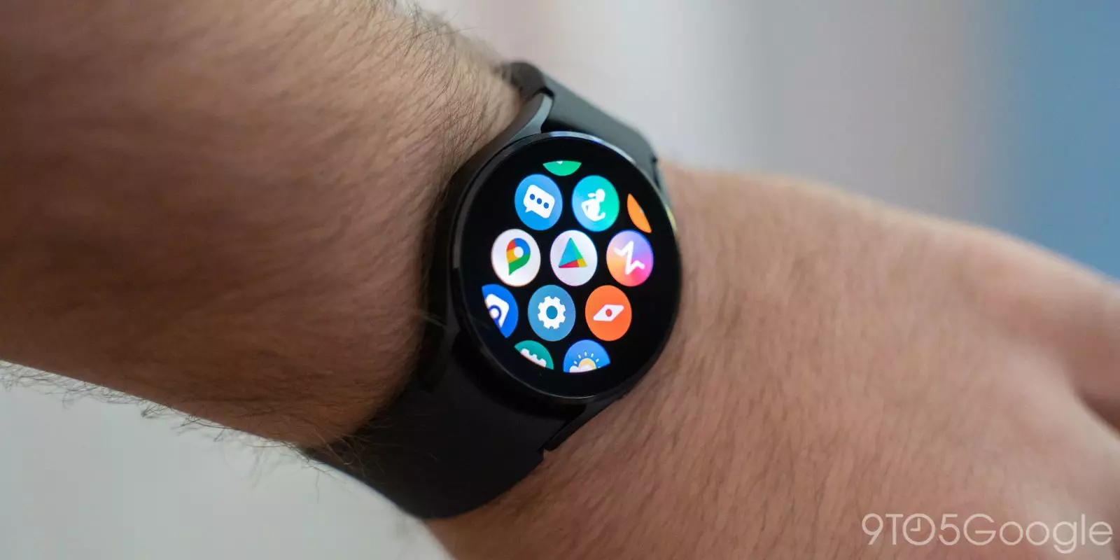 Sabuntawar Galaxy Watch 4 yana ba ku damar sawa a kowane wuyan hannu 1710_1