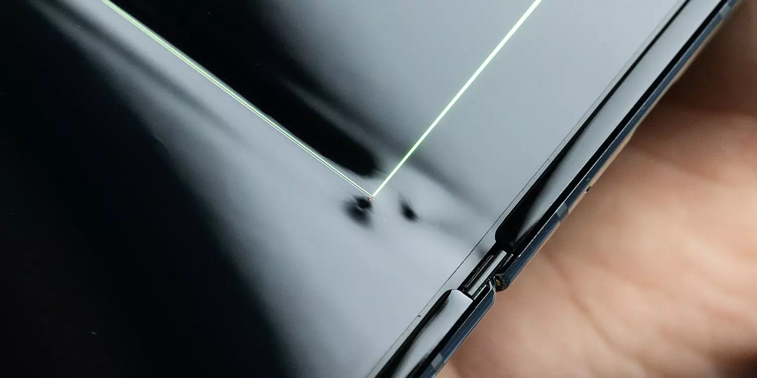 Galaxy Fold tshuaj xyuas units raug coj rov qab los ntawm Samsung