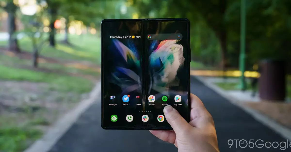 Galaxy Z Fold 3 Ongororo: Kukwenenzvera ndiro zita remutambo