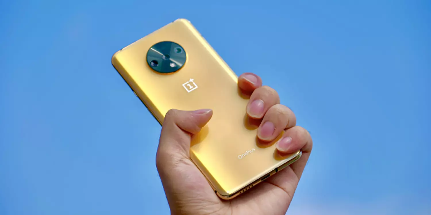 OnePlus 7T guld