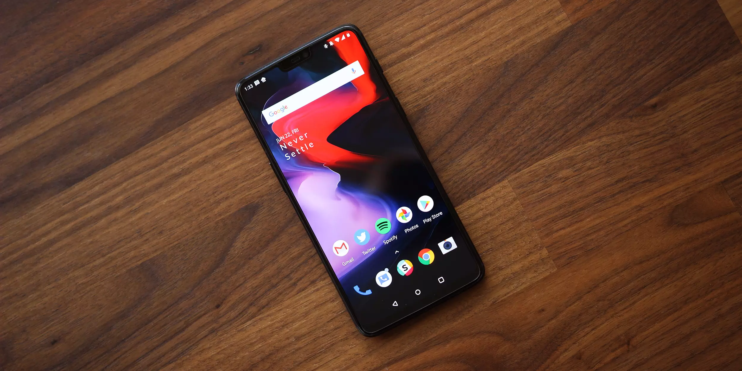 د OnePlus 6 بیاکتنه: د ارزانه بیرغ لپاره معیار تنظیم کول ... بیا 22172_3