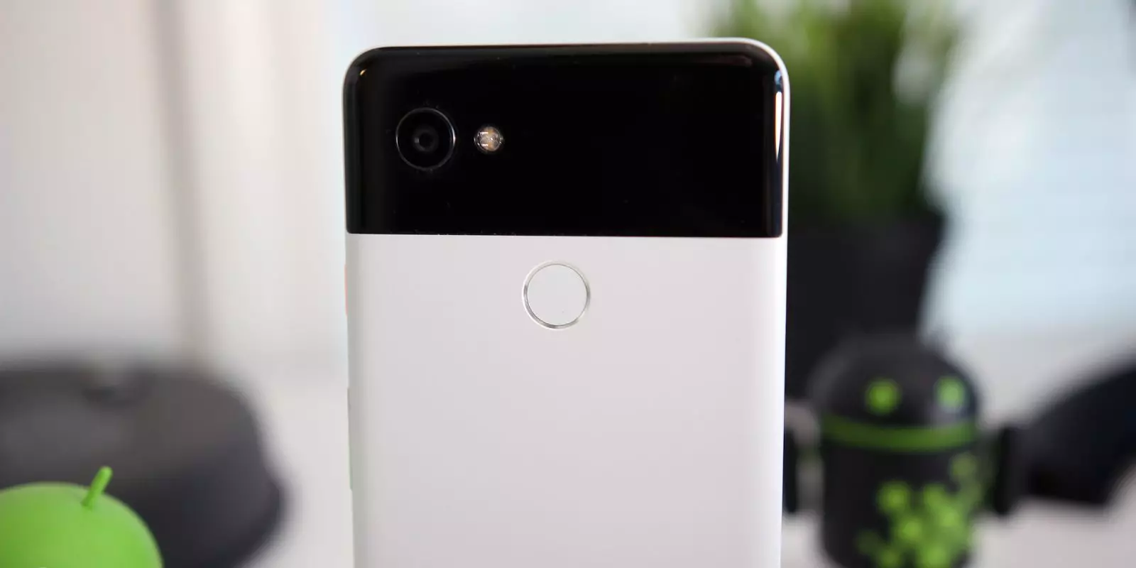 Google na-emelite algọridim nke Pixel 2's Visual Core site na Play Store 25125_1