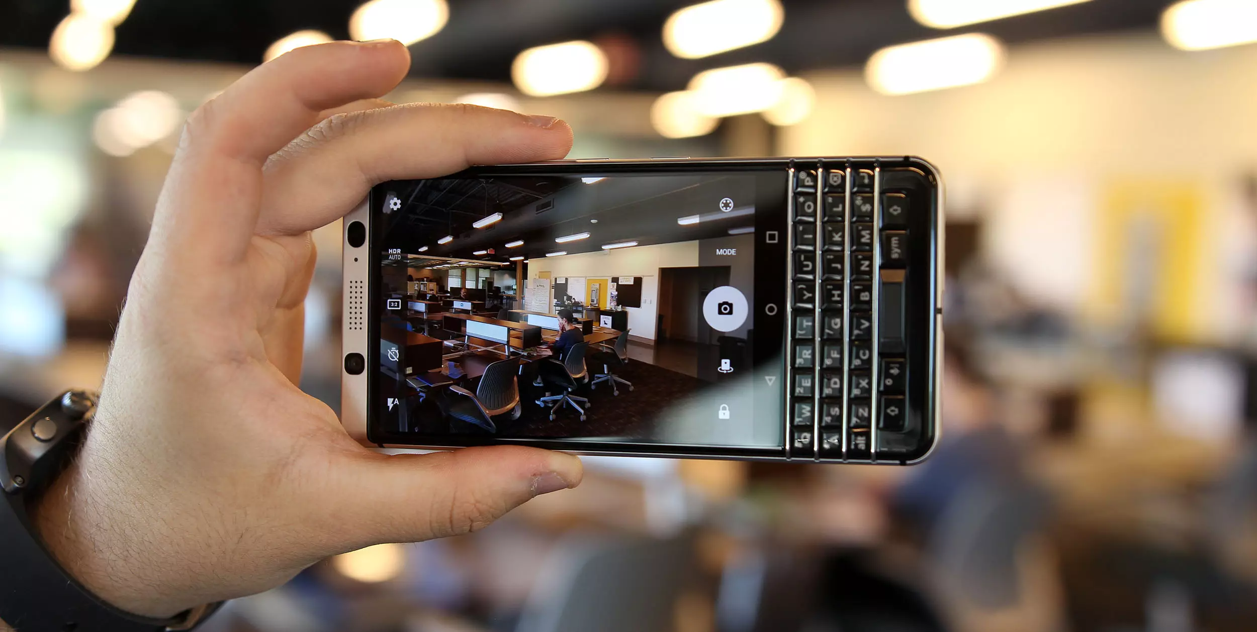 Endurskoðun: BlackBerry Keyone er skref aftur í tímann sem ég vil virkilega elska [Myndband] 26082_19