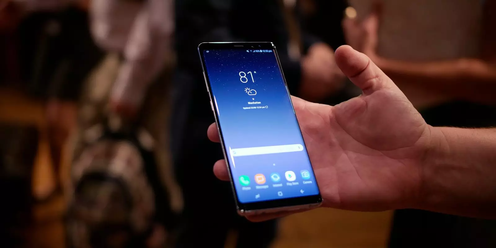 Samsung Galaxy Note 8: Displey testlari yorqinligi rekord darajadagi Galaxy S8 ga qaraganda 22% ga yaxshiroq ekanligini aniqladi 26202_1