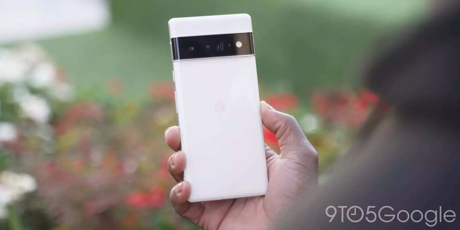 Pixel 6 Pro dalam Warna Putih Berawan