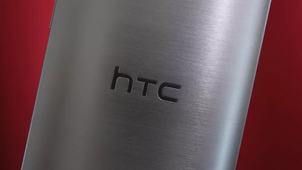 HTC plant premium waterbestendige 'Plus' en 'Advance' One M8-varianten met plastic achterkant 28969_1