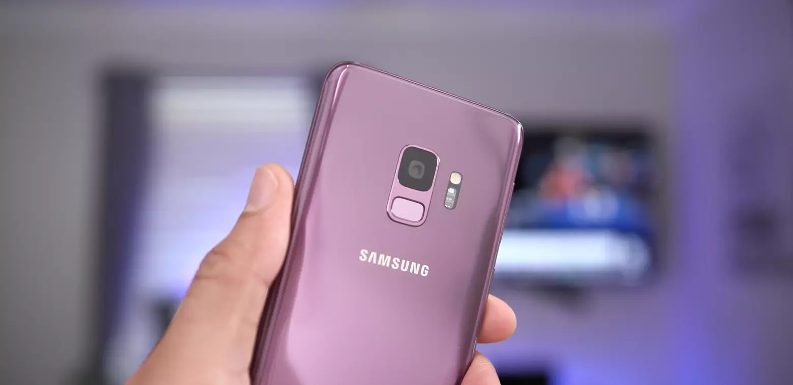 Galaxy S9 hloov tshiab