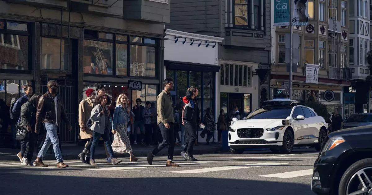 Waymo nguji kendaraan otonom sareng pengendara di San Fransisco