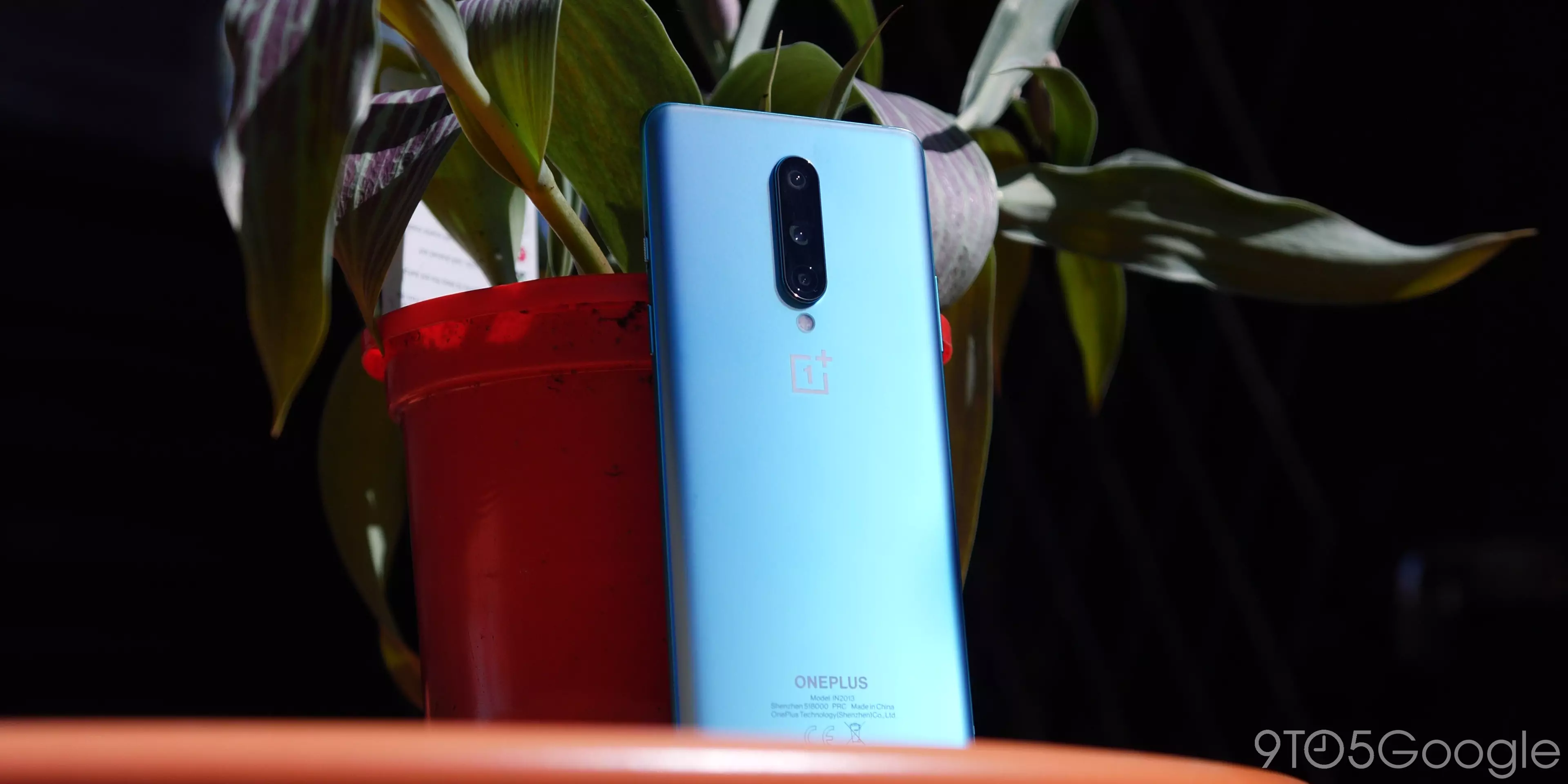 Idizayini ye-OnePlus 8