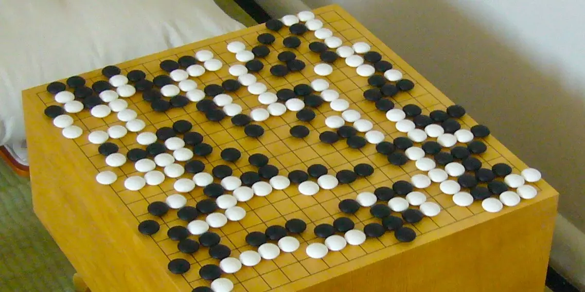 AlphaGo AI פֿון Google's DeepMind לאַבאָראַטאָריע קענען איצט שלאָגן אַ מענטש אין Go 3342_1