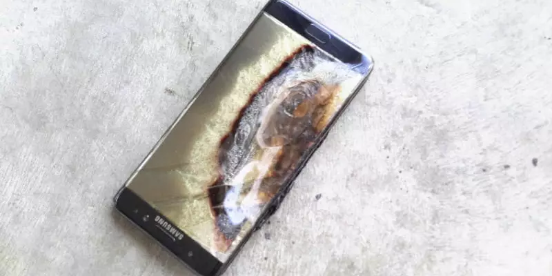 AT&T secara rasmi menghentikan jualan Galaxy Note 7 selepas letupan unit ganti yang berterusan [Kemas kini: Pembawa lain juga menjatuhkannya] 36155_1