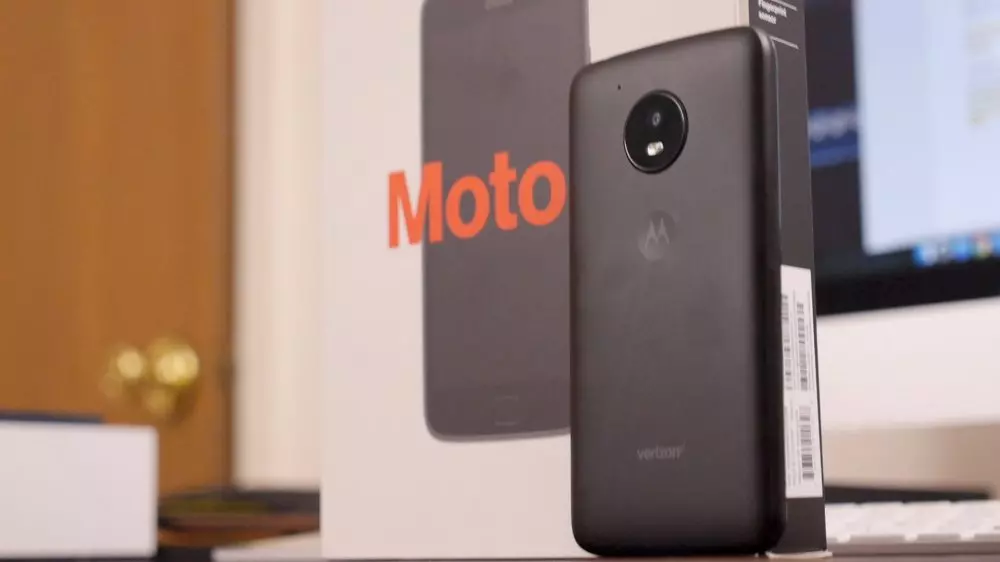 Review: Moto E4 nggawe dhasar kanggo pelanggan kanthi anggaran sing sithik [Video] 40549_13