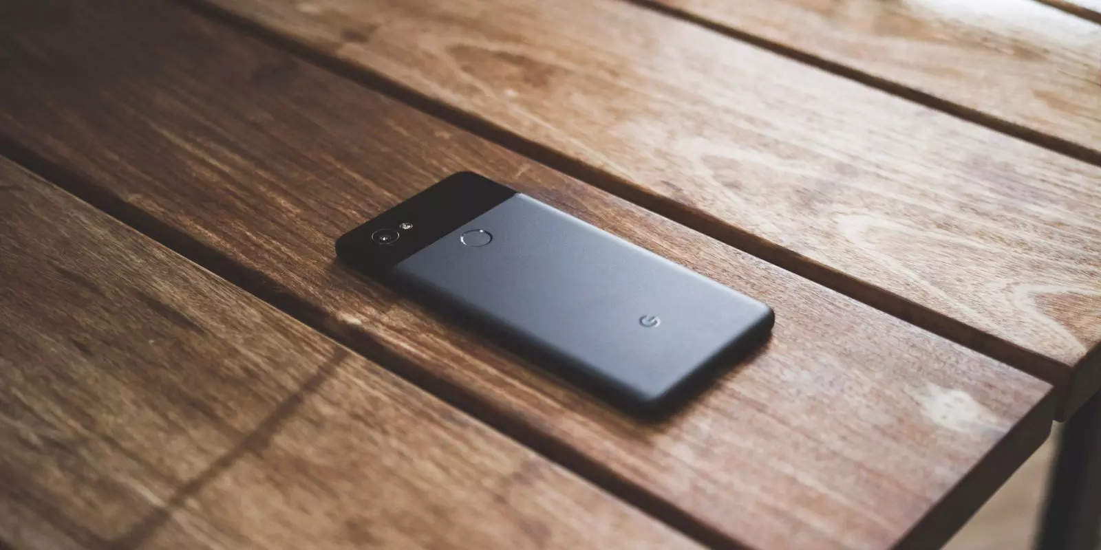 Google Pixel 2 XL Uluai Iloiloga: O le telefoni Android sili ona lelei na faʻaumatia e lona faʻasologa [Vitio] 5452_1