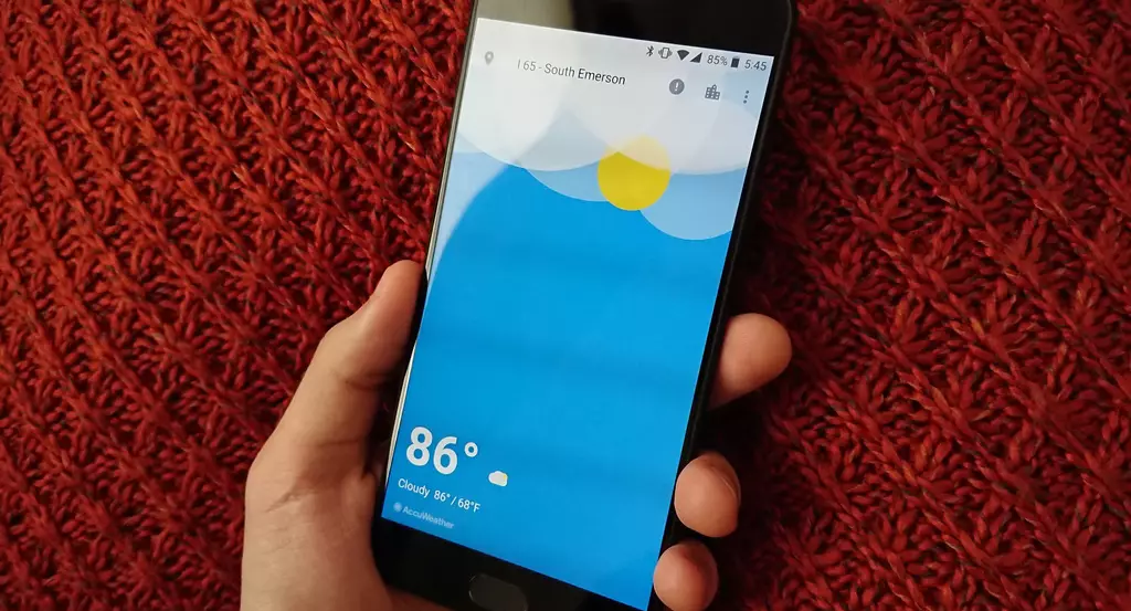 OnePlus vydáva svoju aplikáciu počasia na Google Play pre rýchlejšie aktualizácie 55816_1
