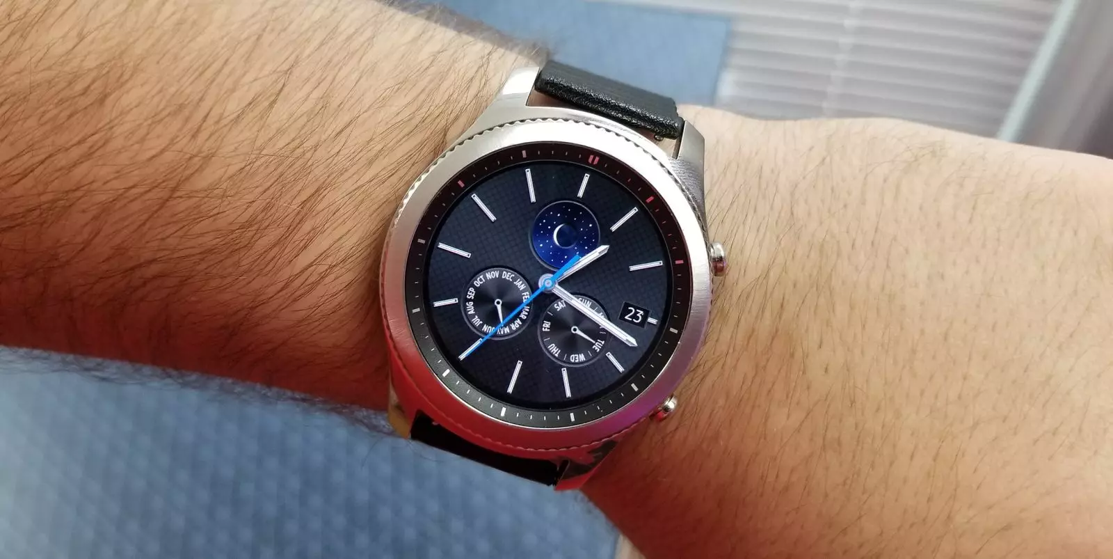 Seans go dtiocfaidh Samsung Gear S4 le ceallraí níos mó agus malairt dath óir nua 56753_1