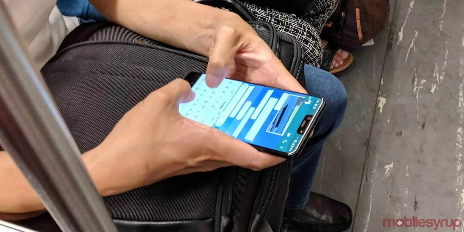 Doblehin ang camera sa harap, doblehin ang pagtagas: Muling nakunan ang Google Pixel 3 XL sa mga spy shot 6222_1