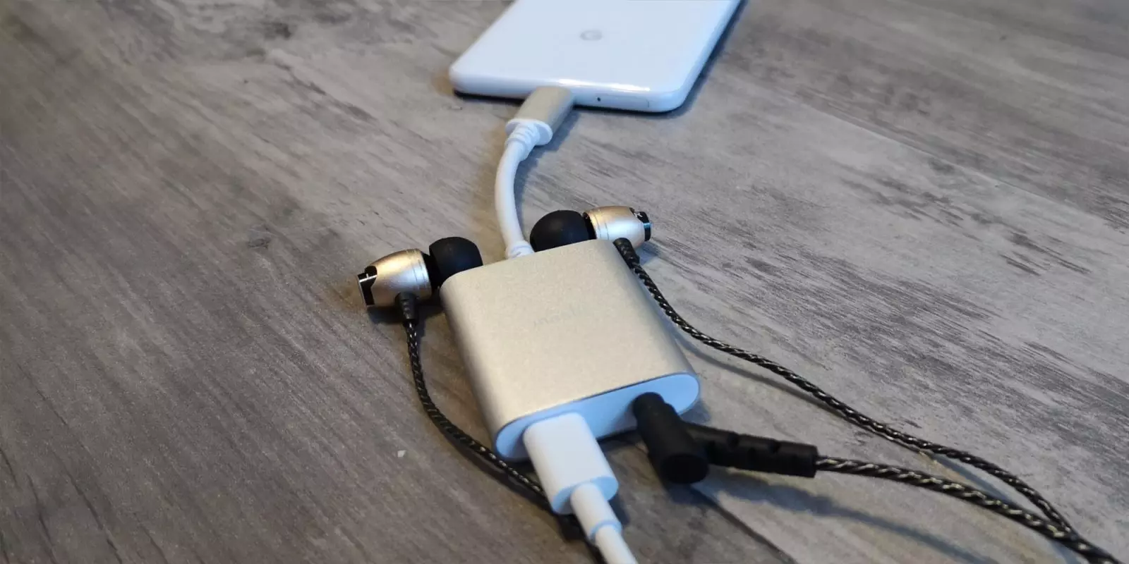 Шолу: Мошидің «Google үшін жасалған» USB-C аудио адаптері ойлап табылған Pixel мәселесін шешеді 6502_1