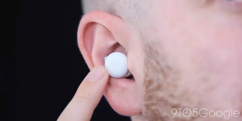 Controles táctiles de los auriculares de botón blancos de la serie A de Pixel Buds