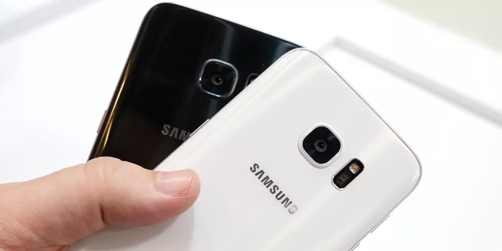 Galaxy S7 na S7 Edge - Aka-ejiri ọkọlọtọ Samsung kacha ọhụrụ dị egwu [Video] 9103_1