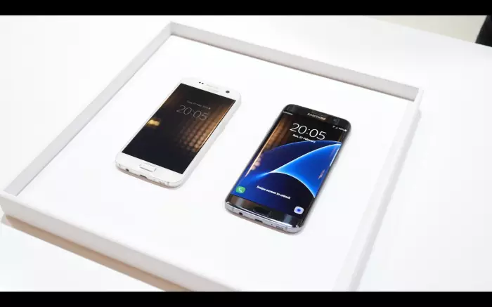 Galaxy S7 na S7 Edge - Aka-ejiri ọkọlọtọ Samsung kacha ọhụrụ dị egwu [Video] 9103_4