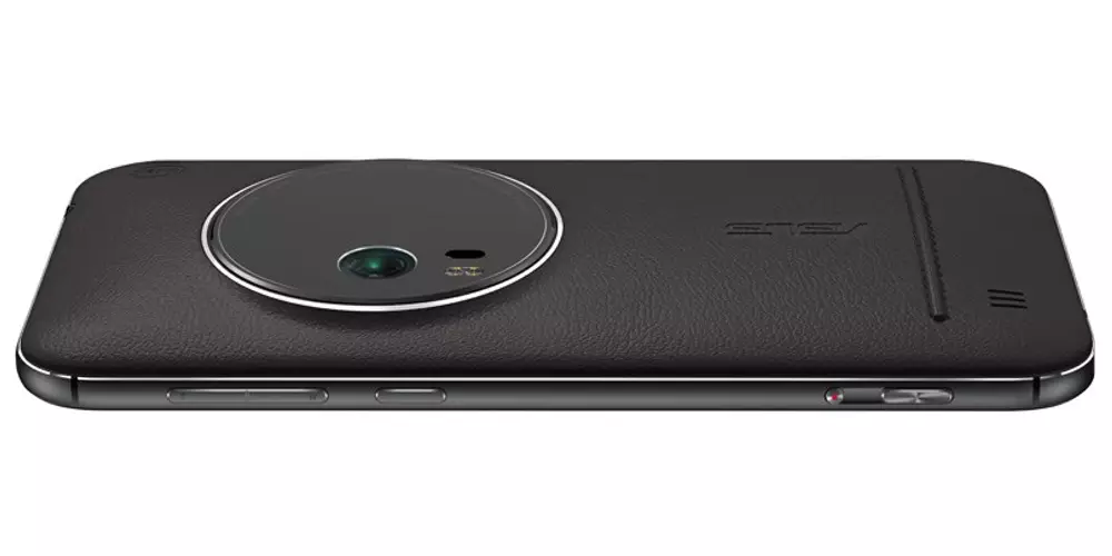 ASUS ZenFone Zoom आखिरकार यहां है, फरवरी में $ 399 में लॉन्च हुआ 9105_1