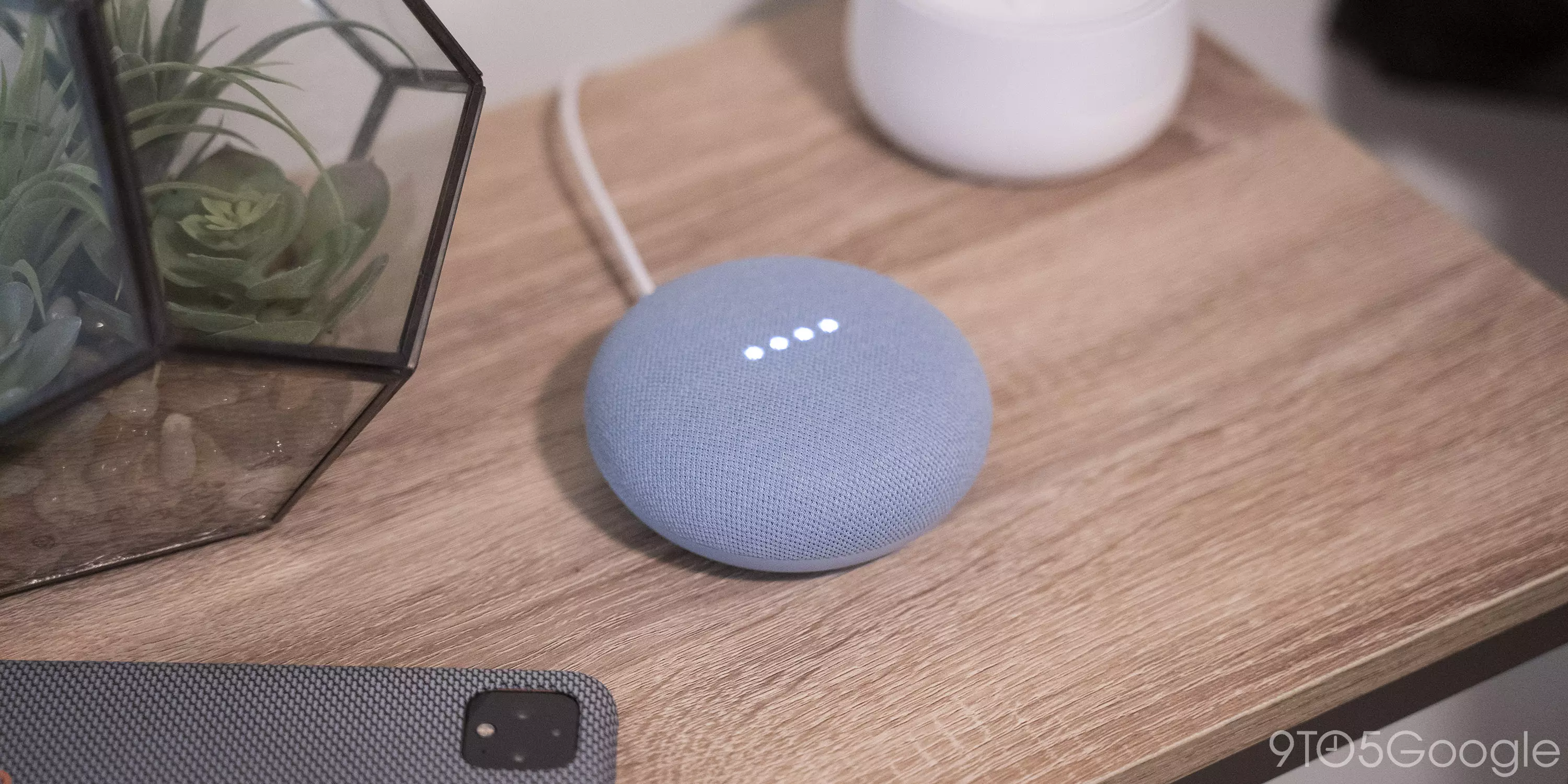 Google Nest Mini Review: Waarom dit die moeite werd is om te koop 920_7