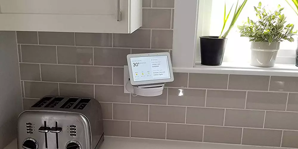 google nest hub stikkontakt væg køkkenmontering